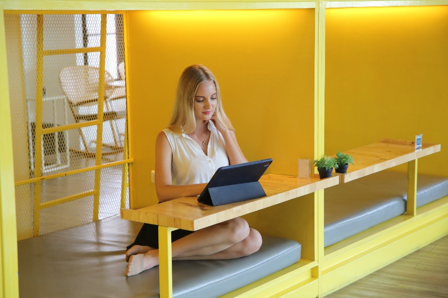 Améliorer le confort acoustique en open space : solutions efficaces